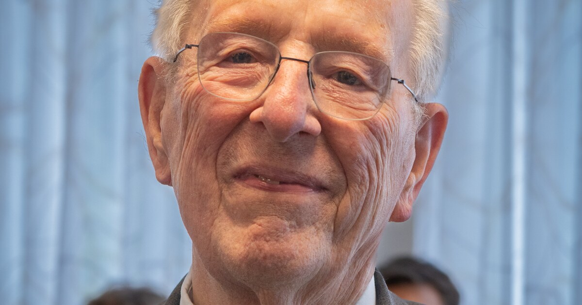 Gemeentelijke Erespeld voor Veldhovenaar Tiny van Herwijnen | Eindhoven ...