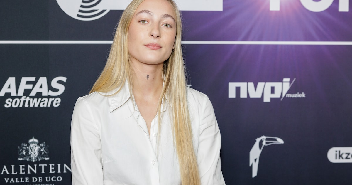 S10 veegt agenda leeg na ‘verdachte val’ van tweelingbroer uit raam ...