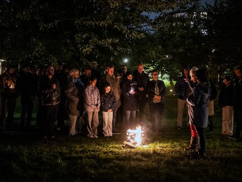 Lent deelt zijn verdriet over omgebrachte vrouw op zachte toon én met ...