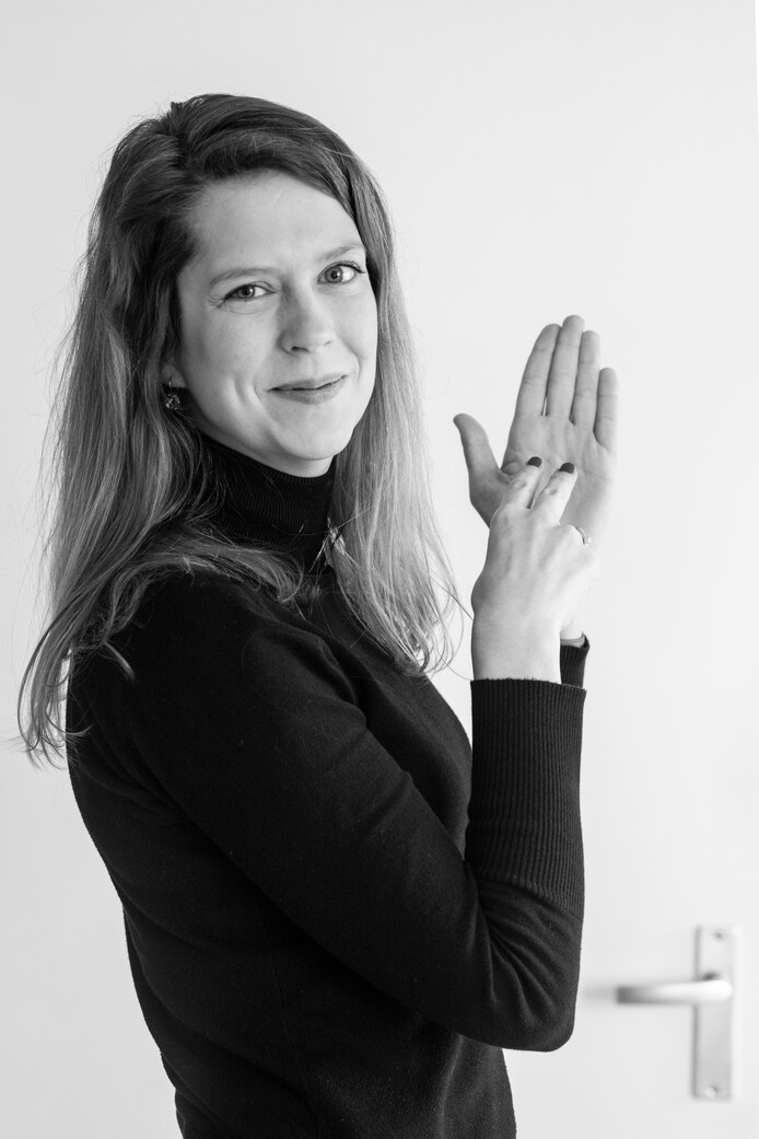 Helen Blom voelt zich soms rijker dan wie wél kan horen | Nijmegen ...