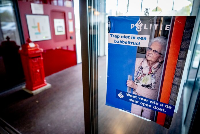 Oudere man (85) trapt in babbeltruc van ‘bankmedewerkers’, politie pakt ...