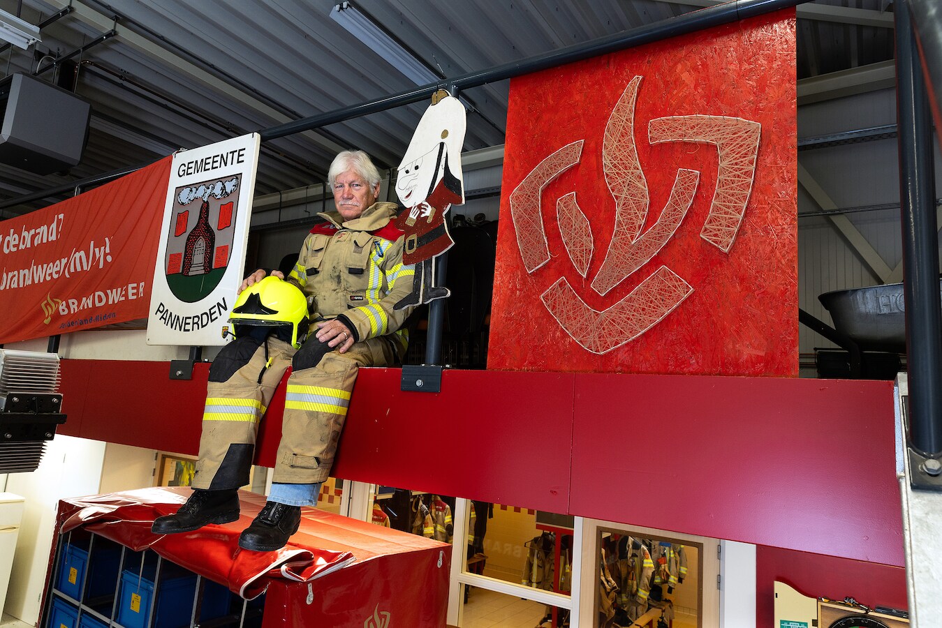 Brandweerman Jo (72) moet noodgedwongen stoppen na 40 jaar blussen: ‘Ga ...