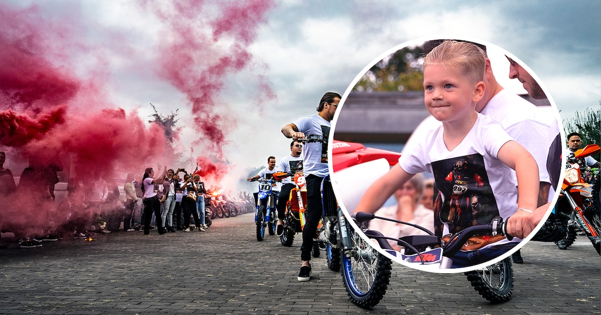 Zoontje Jaxx (4) laat crossmotor knallen voor zijn overleden vader ...