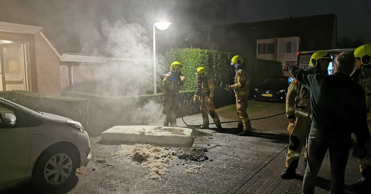 Buurman schiet te hulp bij brand door elektrische deken in Wageningen ...