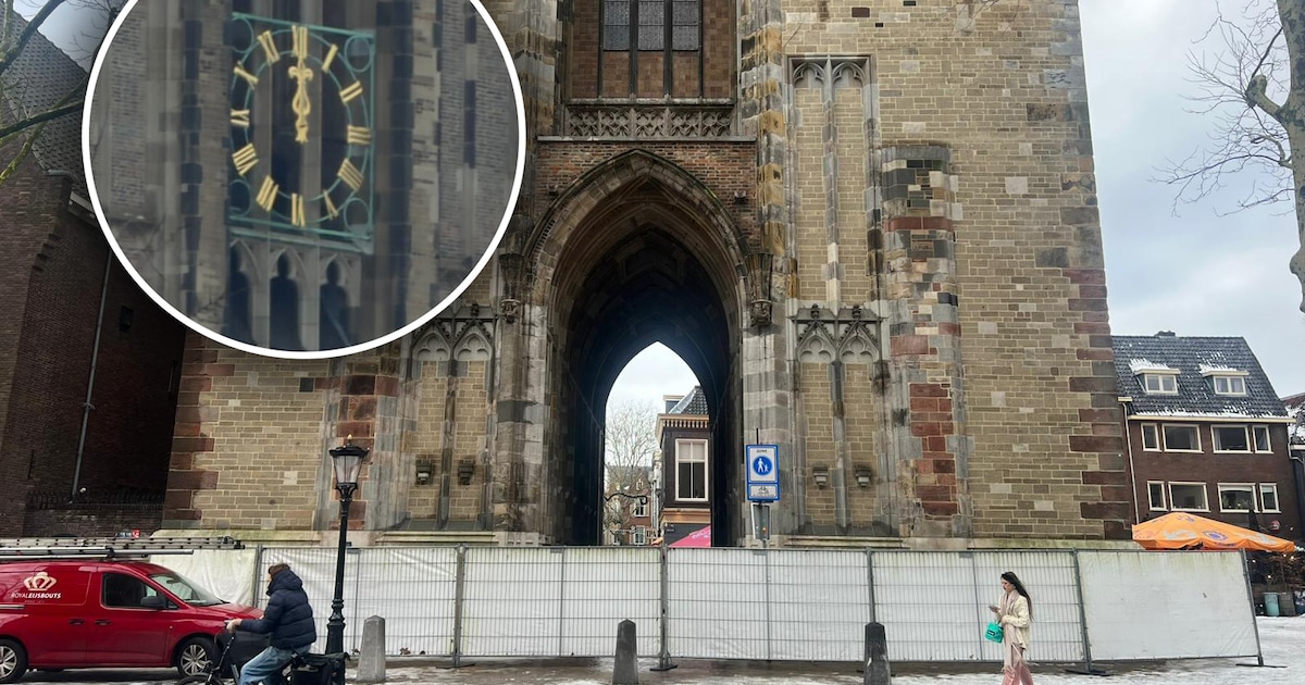 Zeventig kilo zware wijzer van klok Domtoren losgeraakt en naar beneden ...