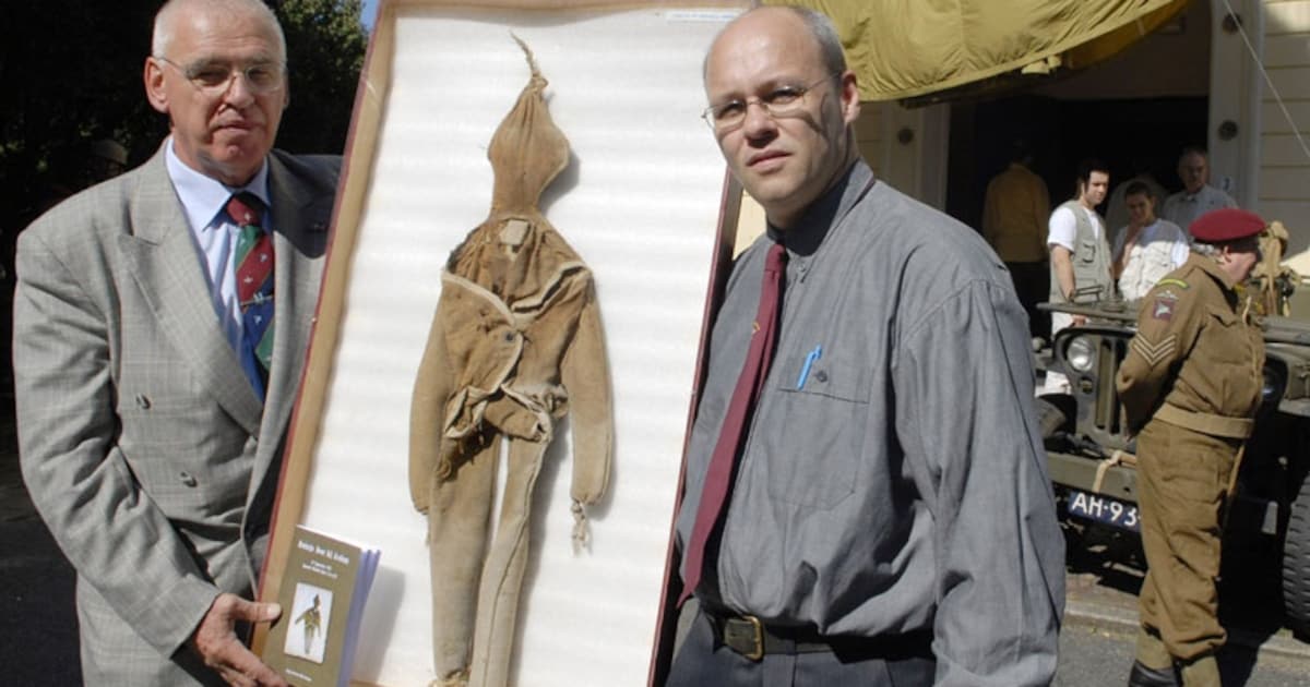 Bruintje Beer ging de mist in als fopsoldaat | Arnhem | De Gelderlander.nl