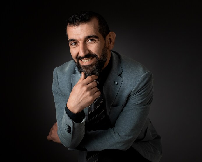 AliReza is kritisch op regime in Iran én de huidige bombardementen ...