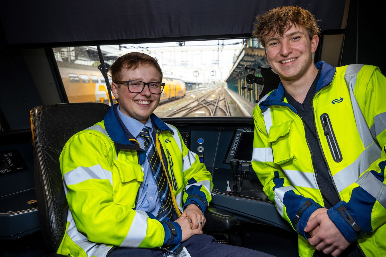 Opeens heb je het: je wordt machinist! Jori en Tim vonden hun droombaan ...