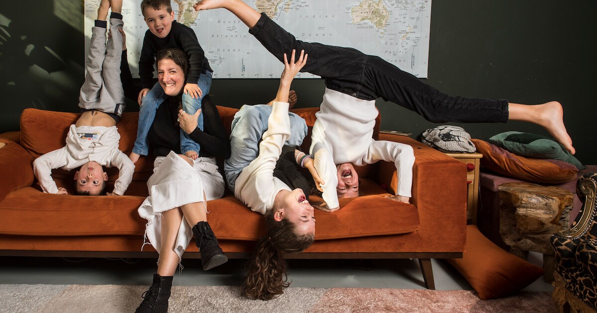 Kersvers moeder zijn is soms vreselijk, merkte Laura (39): 'Ik dacht ...