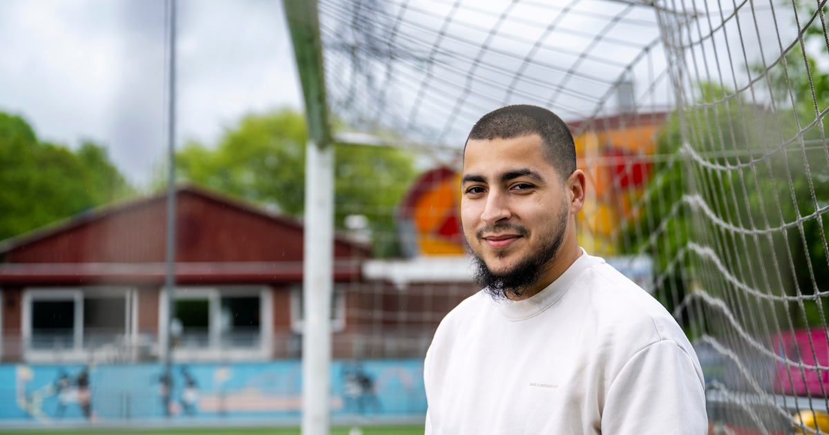 Redouan (25) droomt met zijn broers en vrienden van de eredivisie in de ...