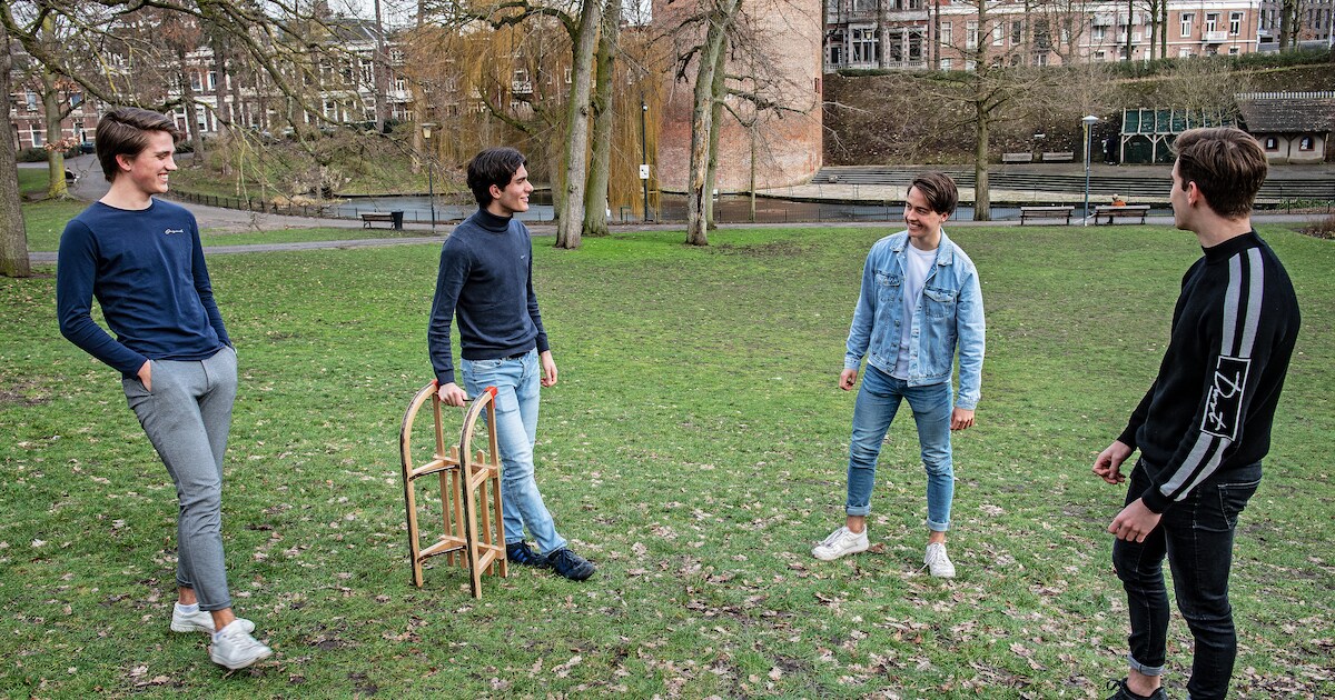 Vier jongens (17) krijgen boete voor sleeën in het park, moeder Annet ...