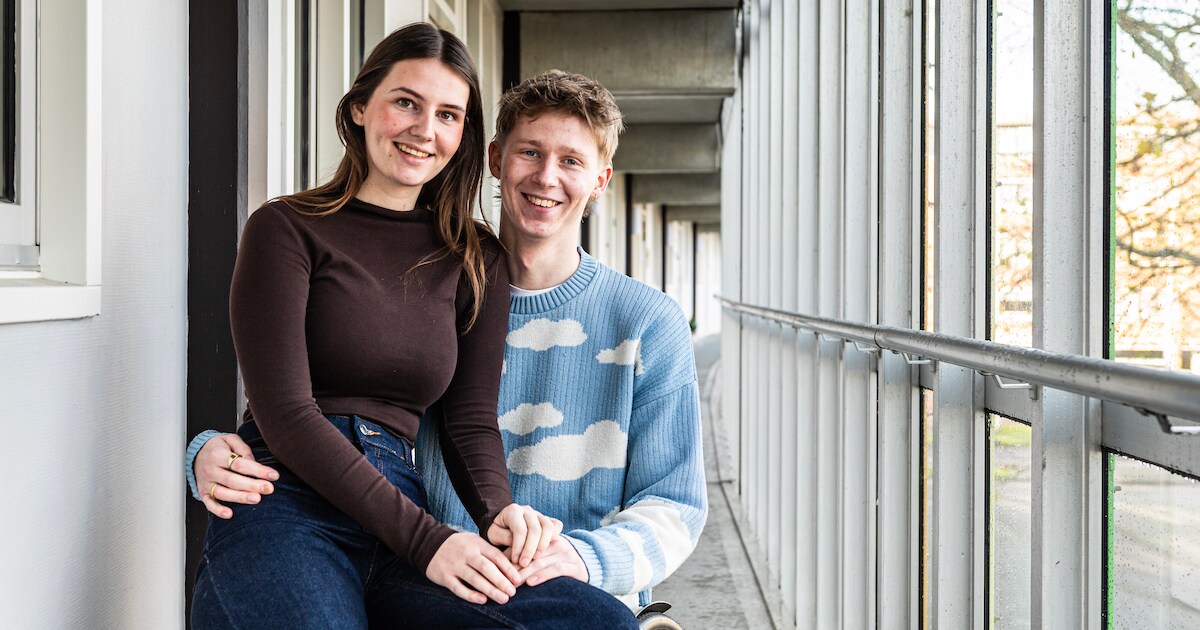 Daan (24) is met zijn jeugdliefde op vakantie op Bali, en opeens staat ...