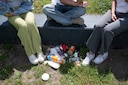 Waarom gooien jongeren hun afval niet gewoon in de prullenbak? ‘Veel ...