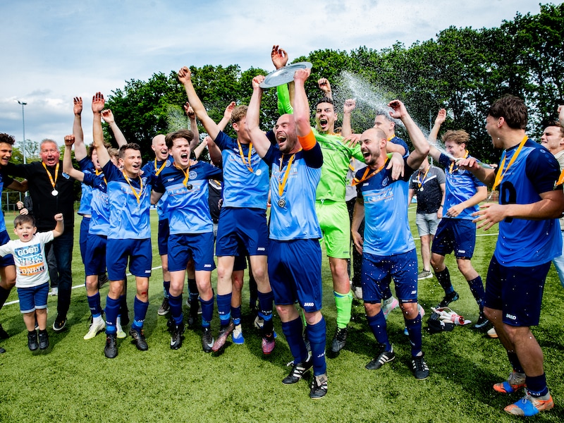 FC Dinxperlo wordt niet de eerste kampioen van Nederland, maar levert ...