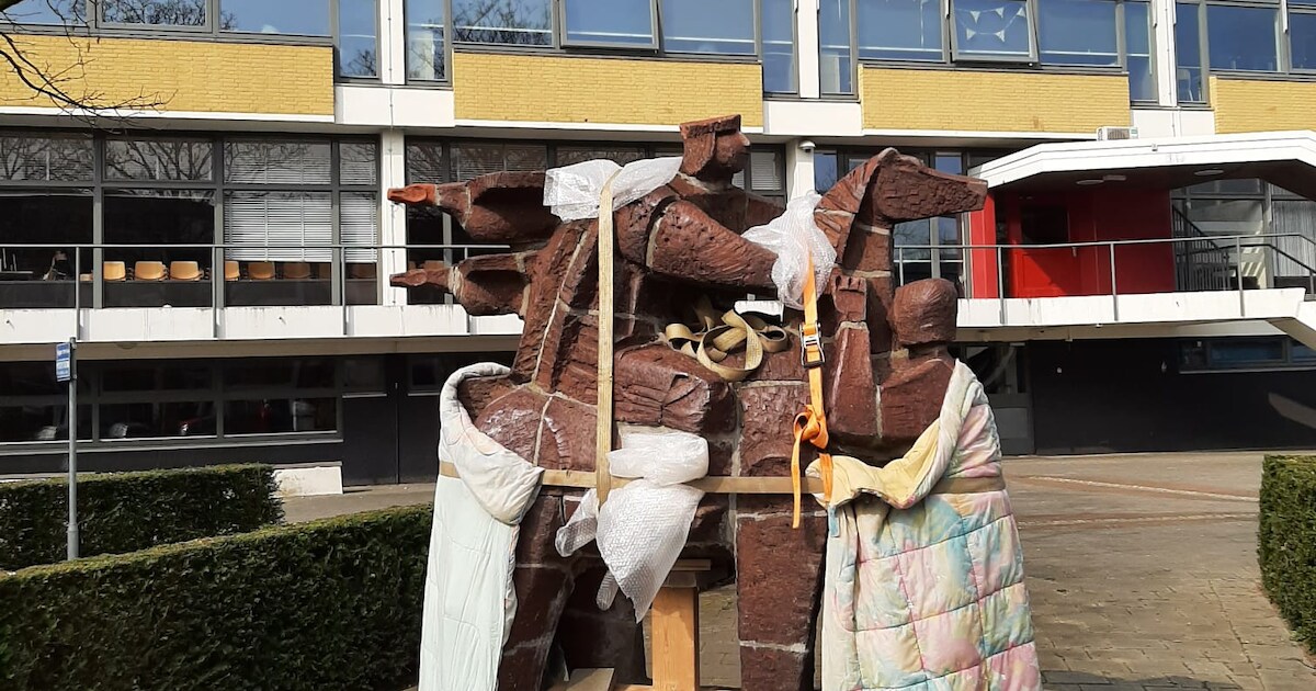 Waarom is dit standbeeld in Doetinchem ingepakt in dekens? ‘Het wordt ...