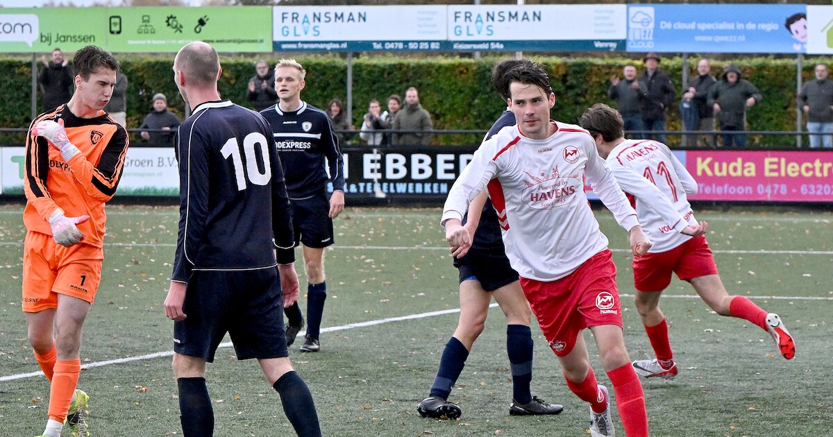 Keeper HBV breekt neus, EGS grijpt periode, 17-jarige doelman moet vijf ...