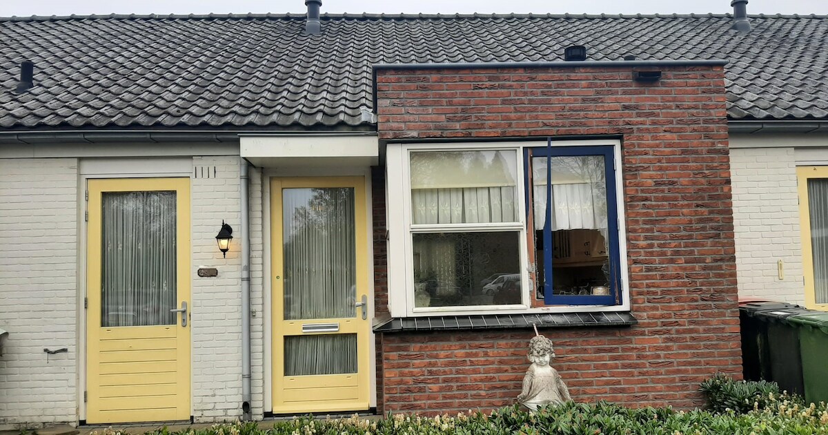 Oudere vrouw en zoon in woning overvallen na openbreken raam: gewapende daders op de vlucht ...