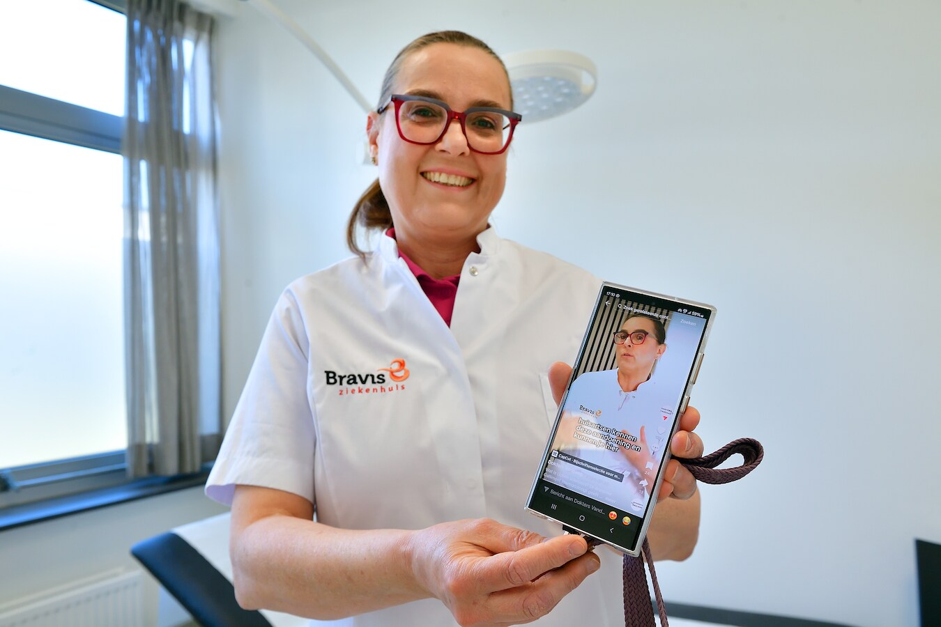 Dermatoloog vecht tegen stroom aan desinformatie: 'Je legt een tiener ...
