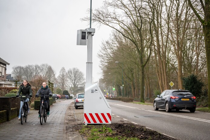 Op deze plekken in Land van Cuijk staan nu mobiele flitspalen: ‘Die til ...