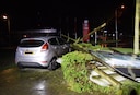 Storm Dennis: opruimen bomen Spijk te gevaarlijk, half dak weggerukt in ...