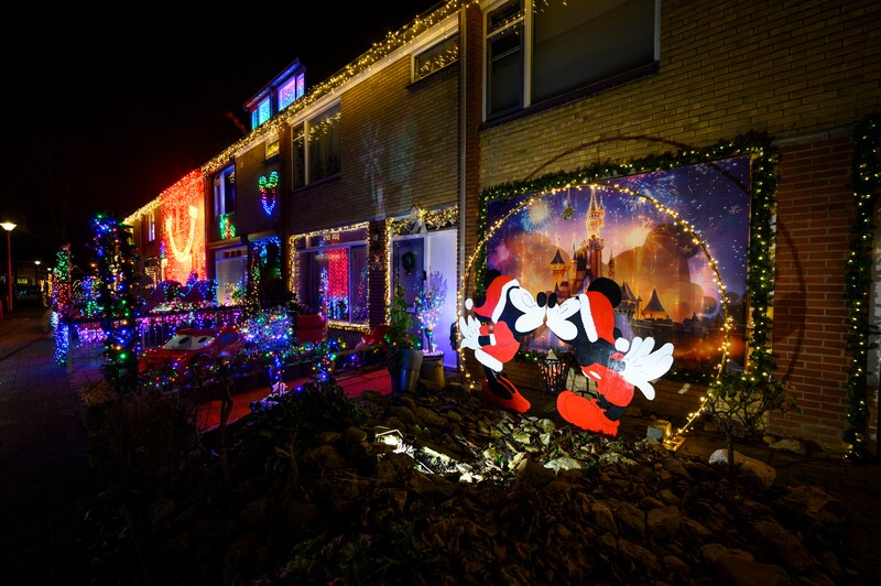 Deze straat viert kerst zó uitbundig dat McDonald’s er lucht van kreeg ...