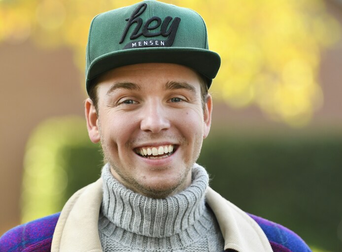 YouTuber Dylan Haegens na uitstel eindelijk getrouwd | Show ...