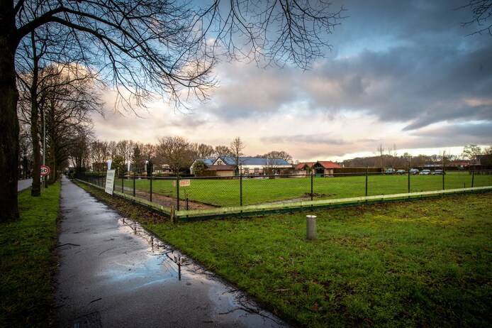 Hovenier René mag zijn gigaperceel verbouwen tot wijkje met natuur ...