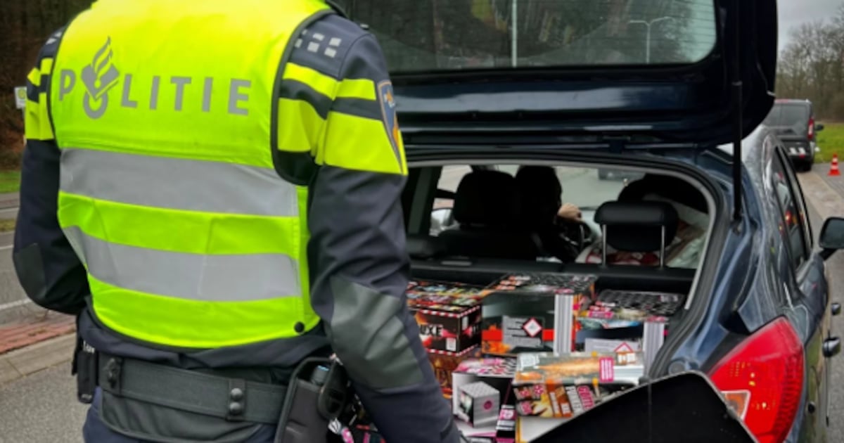 Politie neemt ruim 1100 kilo vuurwerk in beslag op Duitse grens | Berg ...