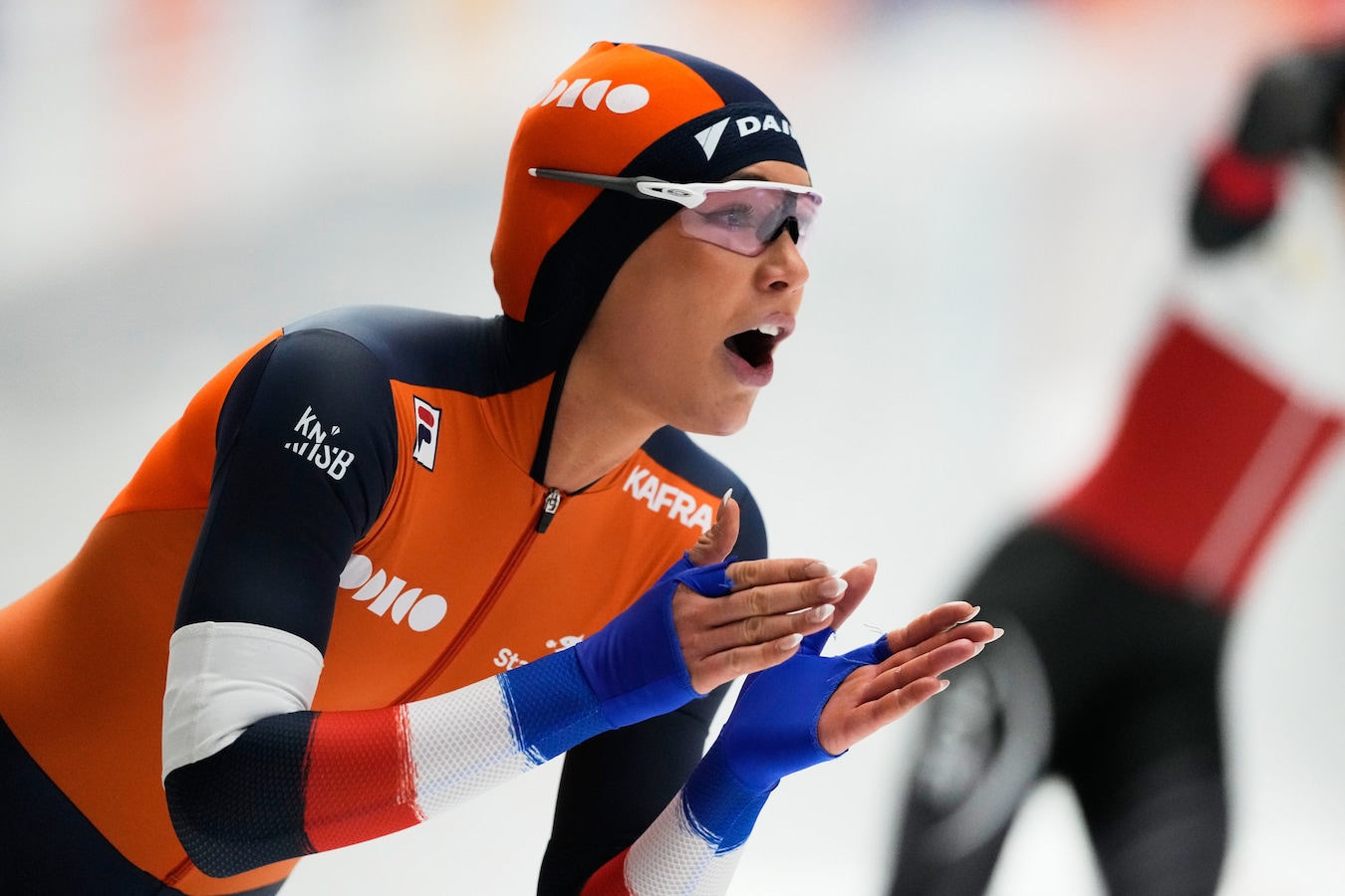 LIVE schaatsen | Jutta Leerdam toont topvorm met baanrecord in Inzell ...
