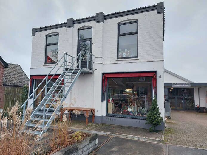 Vier maanden na verwoestende brand heropent Goede Doelenwinkel dankzij ...