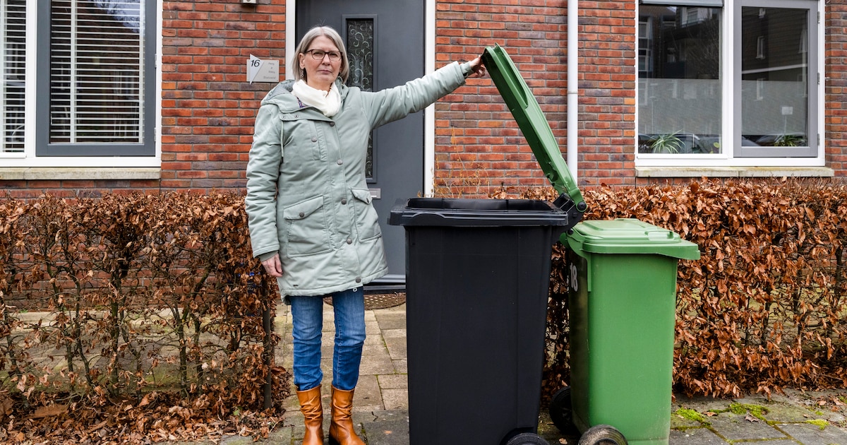 Rikky krijgt nieuwe gft-container van 180 liter en is daar helemaal ...