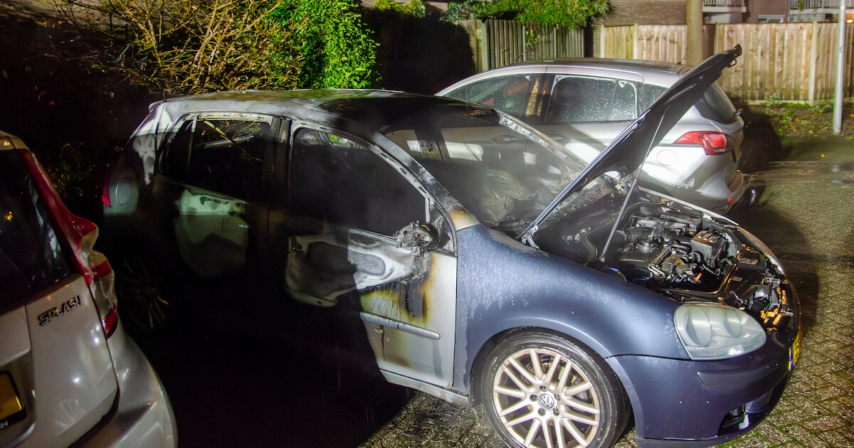 Grote schade aan geparkeerde auto na brand op Slinger in Beuningen ...