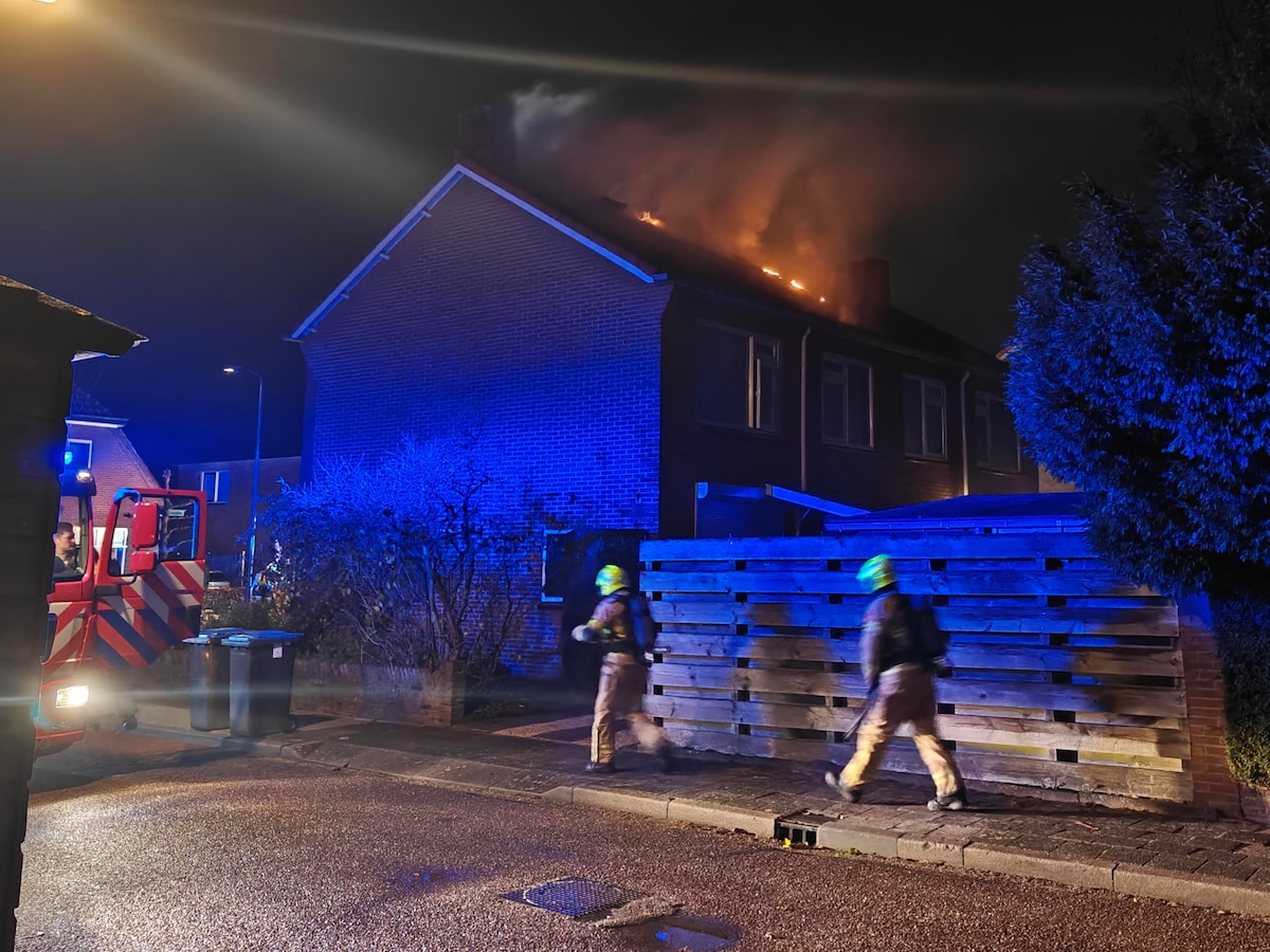 Woning in Ulft onbewoonbaar na zolderbrand: ‘Was veel rookontwikkeling ...