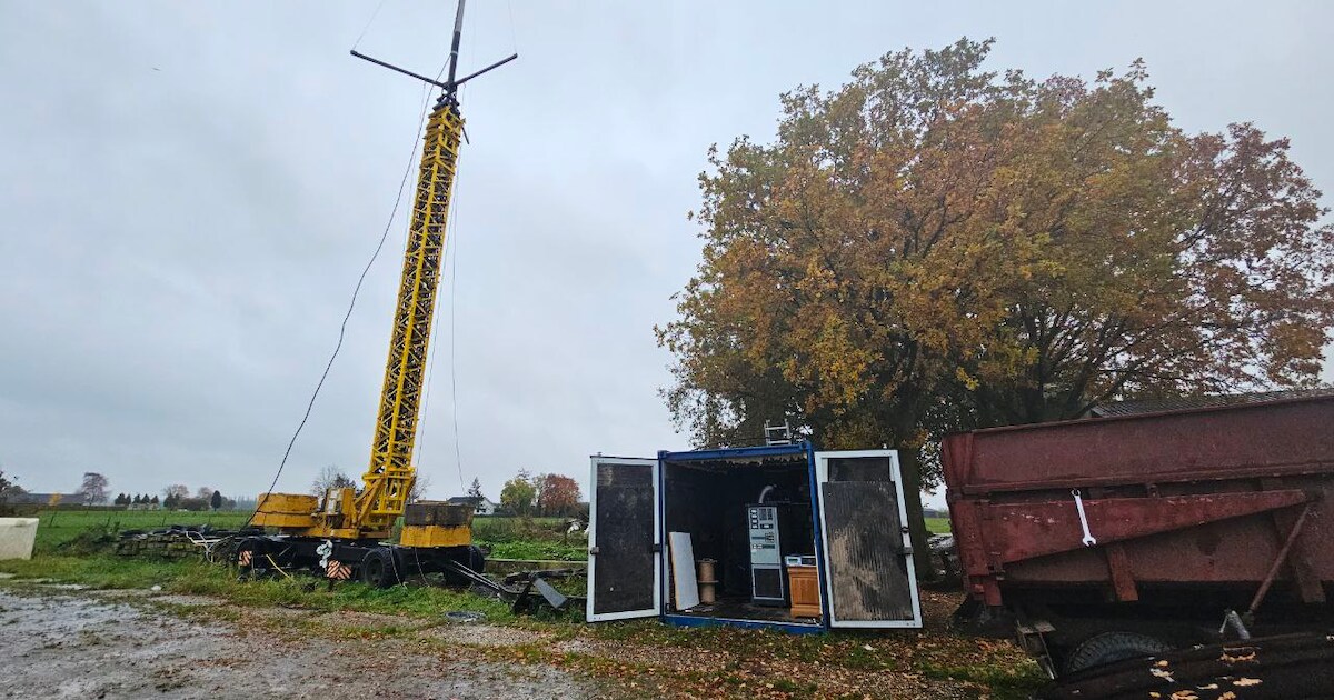 Vlak voor groot feest neemt politie zendmast en installa­tie van ...