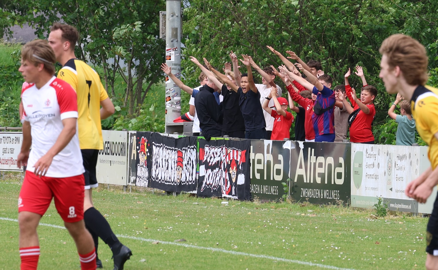 Harde kern van Dussense Boys kan uitschakeling tegen DEVO niet ...