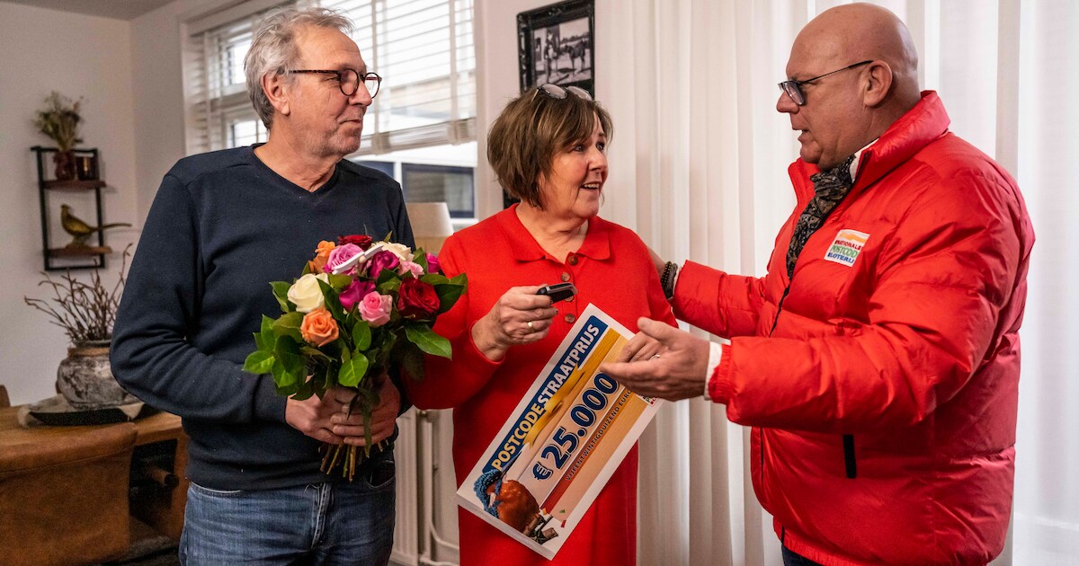 Bijna kwart miljoen én een BMW; Gaston deelt prijzen Postcode Loterij ...