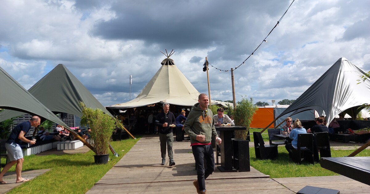 Baden in luxe in het Rabbit Resort op Down The Rabbit Hole: ‘Wij zijn ...