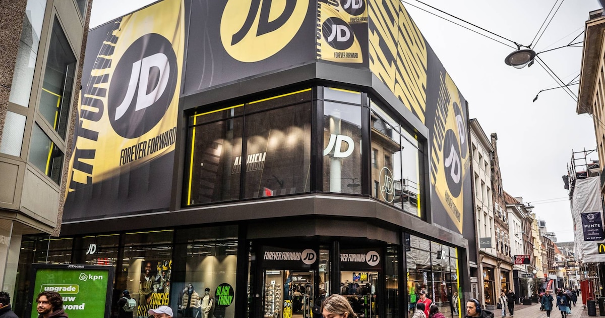 Felle gevel van JD Sports in centrum Arnhem maakt de tongen los: mag ...