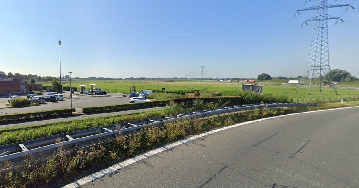 Er komt een tweede zonnepark langs A15 ‘in de achtertuin’ van McDonald ...