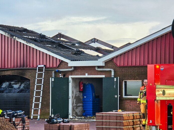 700 biggen dood bij nachtelijke brand in boerenstallen in de Achterhoek | Berkelland ...