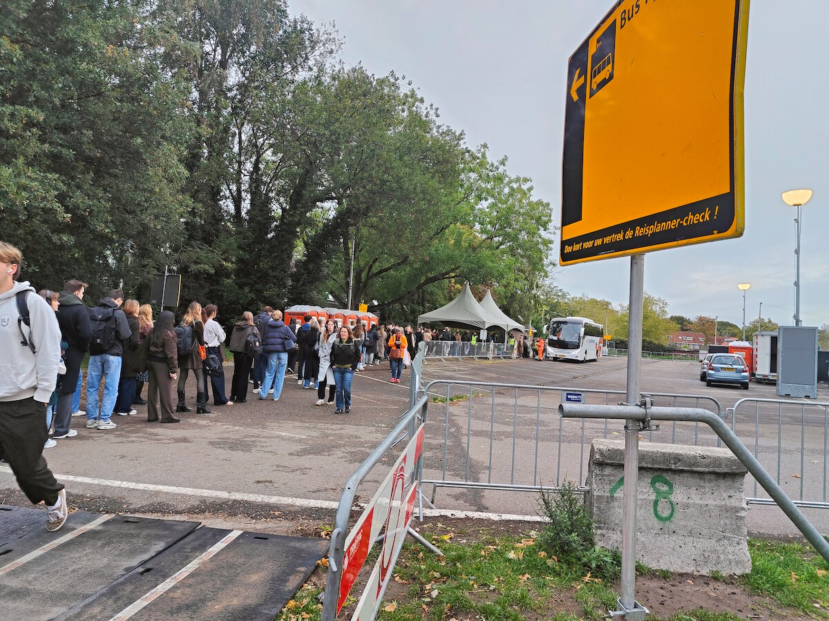 Vervangende NS-bussen tussen Tilburg en Den Bosch zorgen voor ...