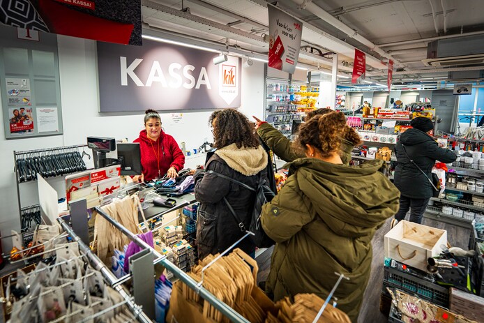 Bodywarmer is 9 euro, T-shirts 2,99 euro: discounter Kik verovert ...