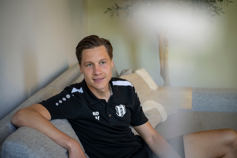 Twan Weghorst (het broertje van) over zijn werk als piloot, Ajax-spits ...