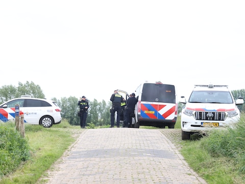 Politie beëindigt illegaal feest in Leuvenheim, drie arrestaties ...