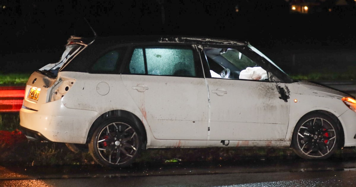 Gewonde door botsing tussen twee auto’s op A30, snelweg tijdelijk dicht ...