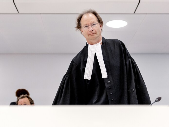 Domper voor Ali B; alleen Ronnie Flex en nog één getuige mogen opnieuw worden gehoord | Show ...