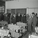 Wie werkte er in 1957 mee aan de motoren van DAF? | Foto | gelderlander.nl