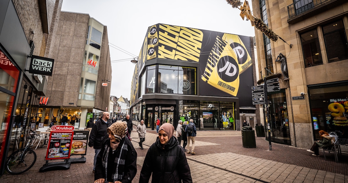 Is vergunning voor opvallende reclame JD Sports wel juist? Arnhem kijkt ...
