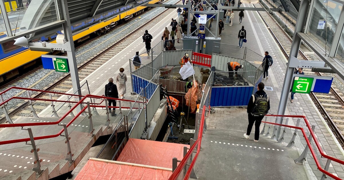 ProRail vervangt de roltrap bij spoor 1 en 2 in Amersfoort, lift ook ...