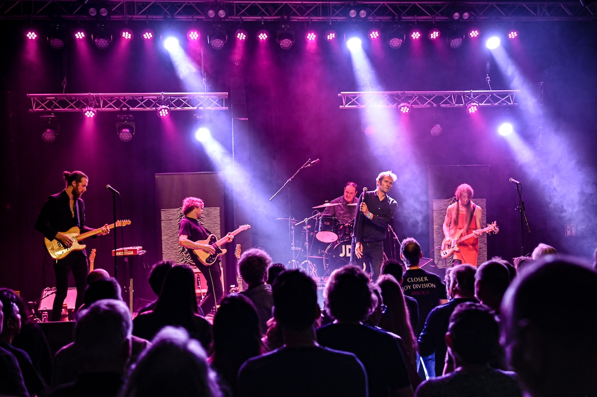 Joy Division Undercover speelt try-out in Bredevoort | Aalten | De ...